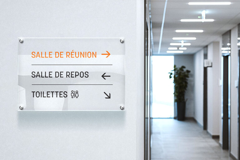 Plaque professionnelle : un outil de communication essentiel pour votre ...